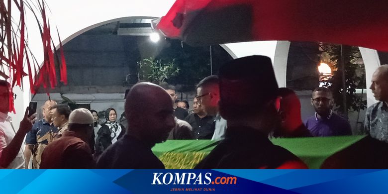 Jenazah Mantan Jaksa Agung Abdul Rahman Saleh Tiba di Rumah Duka