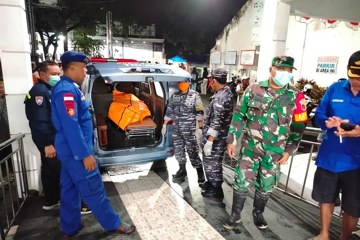 Mereka yang Bertahan di Selat Bali Saat KMP Tunu Pratama Jaya Tenggelam, Ada yang Peluk Jasad ...