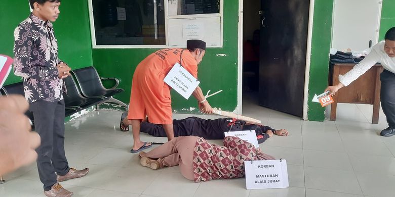 Berita Harian Rekonstruksi Pembunuhan Satu Keluarga Terbaru Hari Ini - Kompas.com