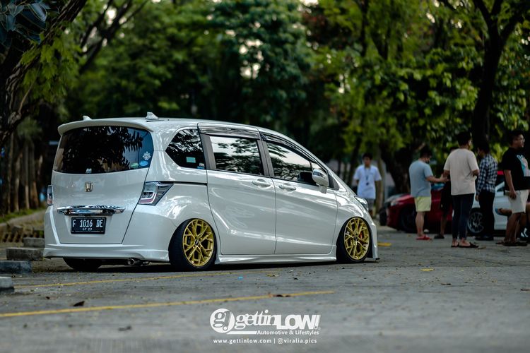 Foto : Modifikasi VIP Style Honda Freed, Rogoh Ratusan Juta Rupiah ...