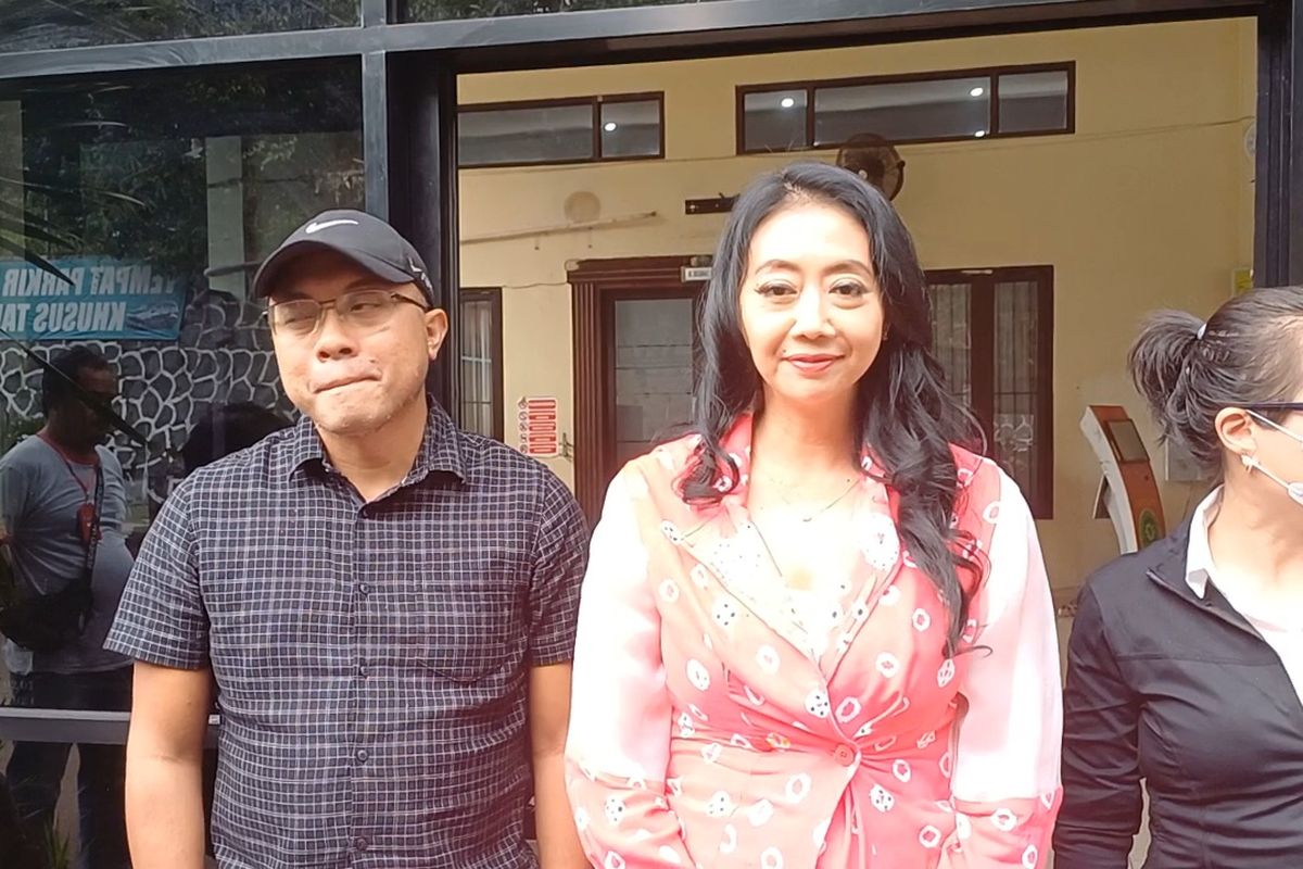 Asri Welas dan Galiech Ridha Resmi Bercerai Setelah 17 Tahun Menikah