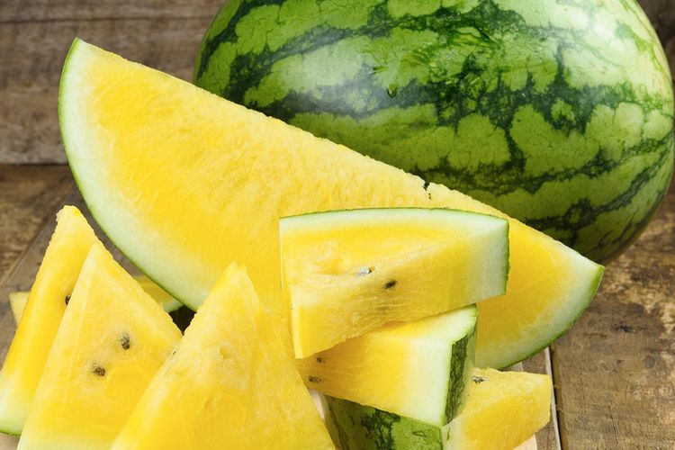 Cara Menanam Semangka Kuning dan Perawatannya