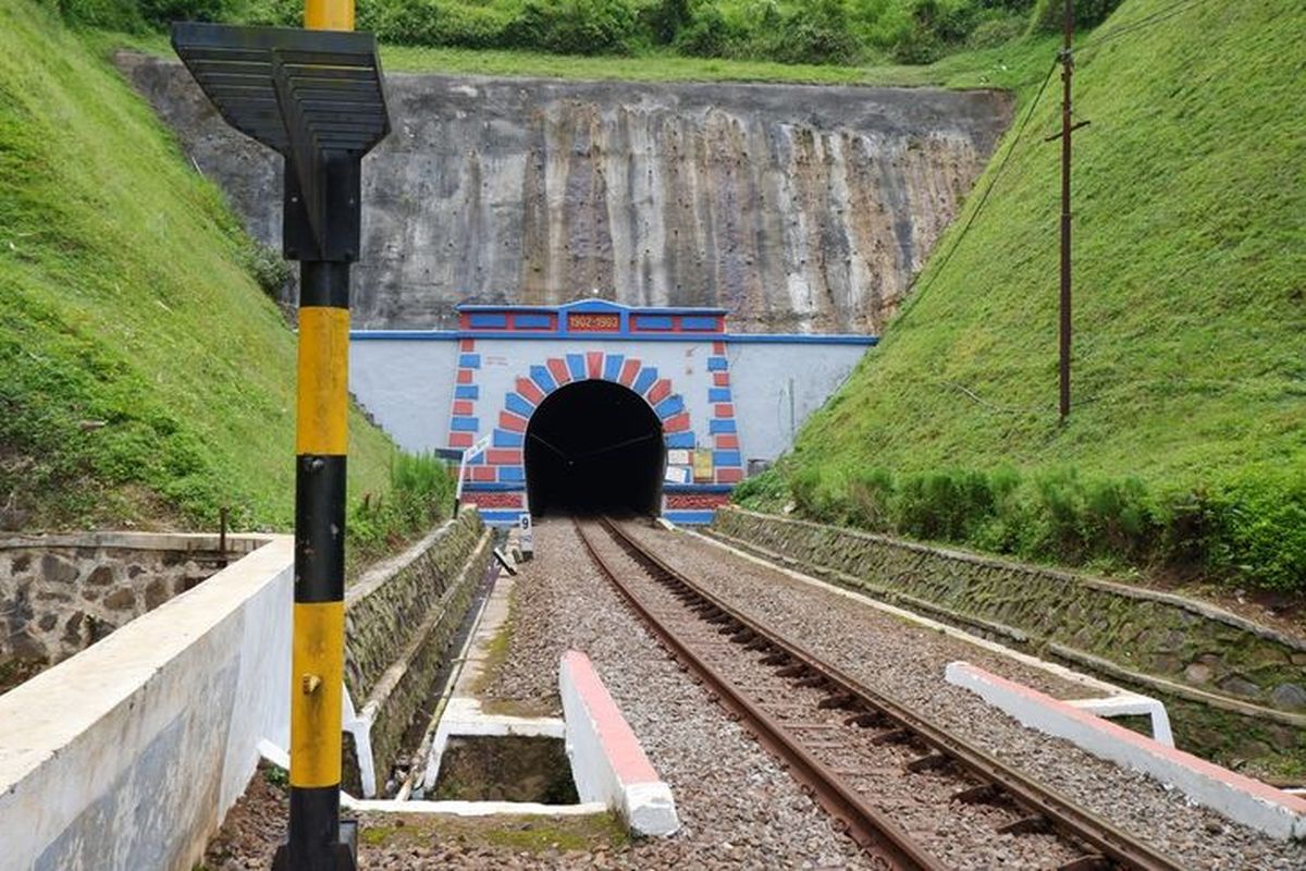 Ini Lima Terowongan Kereta Api Terpanjang di Indonesia