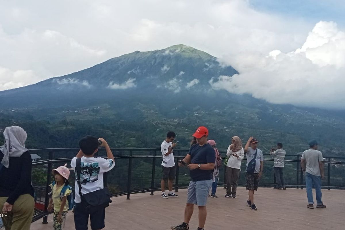 Gunung Merapi Keluarkan Lava, Jarak Luncur Capai 1.900 Meter