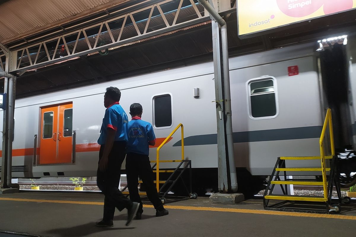 Perjalanan Ali Jadi Kuli Panggul di Stasiun Tawang, Dibayar Rp 10.000 ...