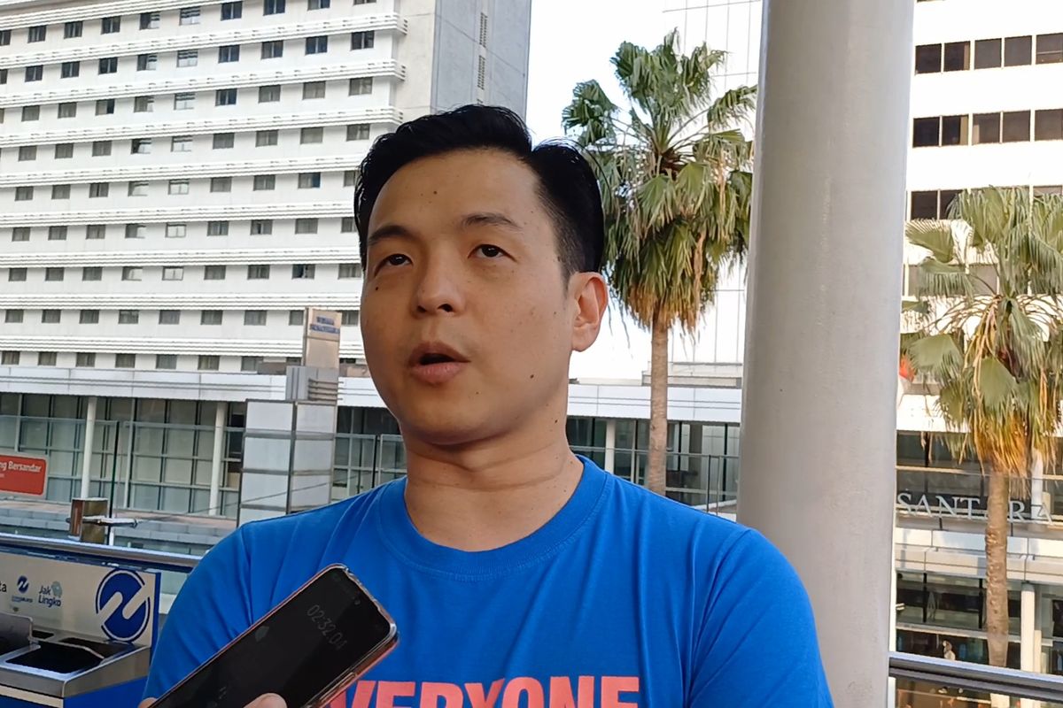 Ernest Prakasa Jelaskan Masalah Hak Adaptasi Internasional Agak Laen ...