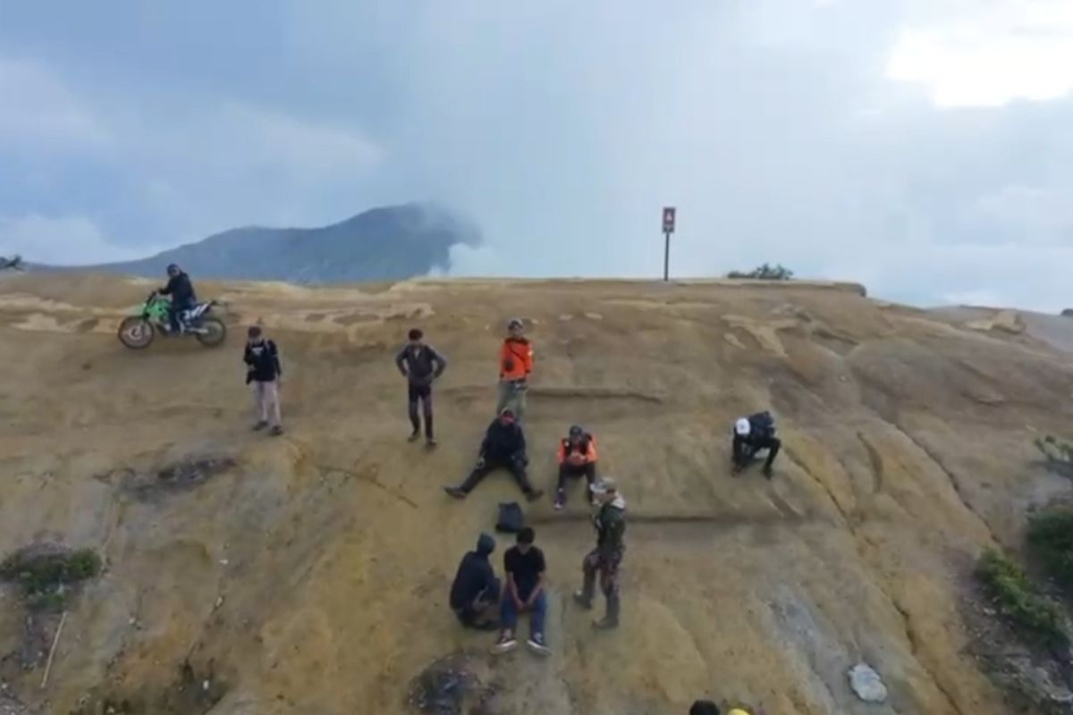 Pendaki TWA Kawah Ijen yang Hilang Ditemukan di Tebing, Begini Kondisinya