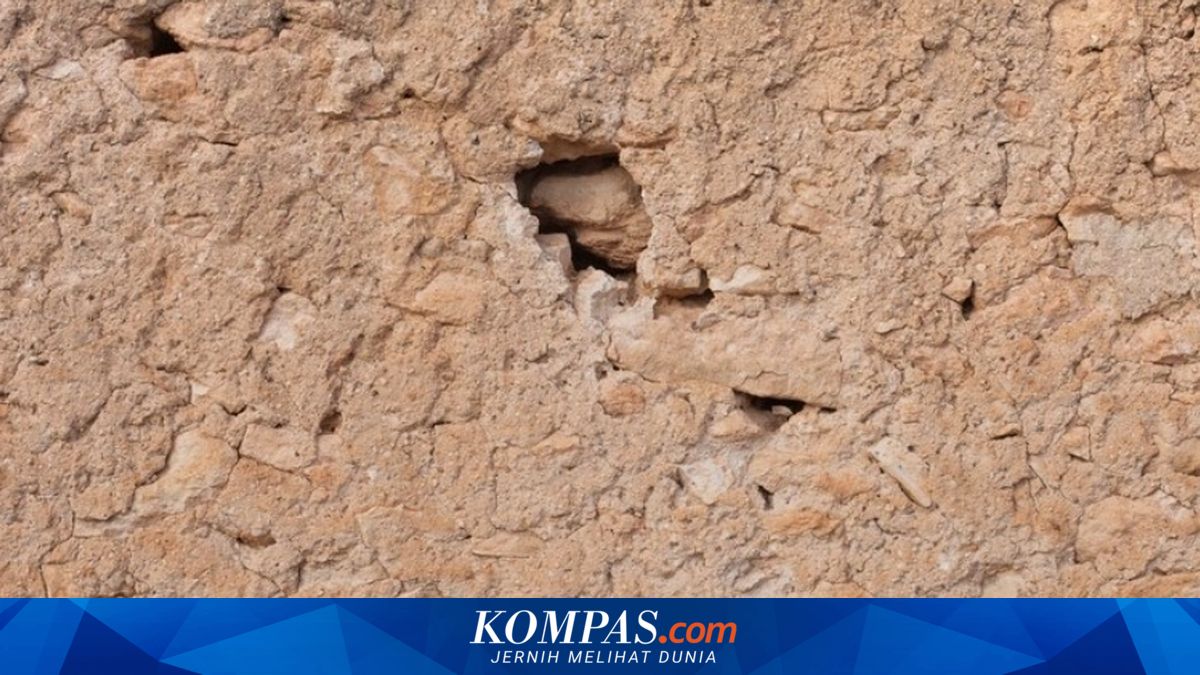 4 Cara Mudah Menambal Dinding yang Berlubang