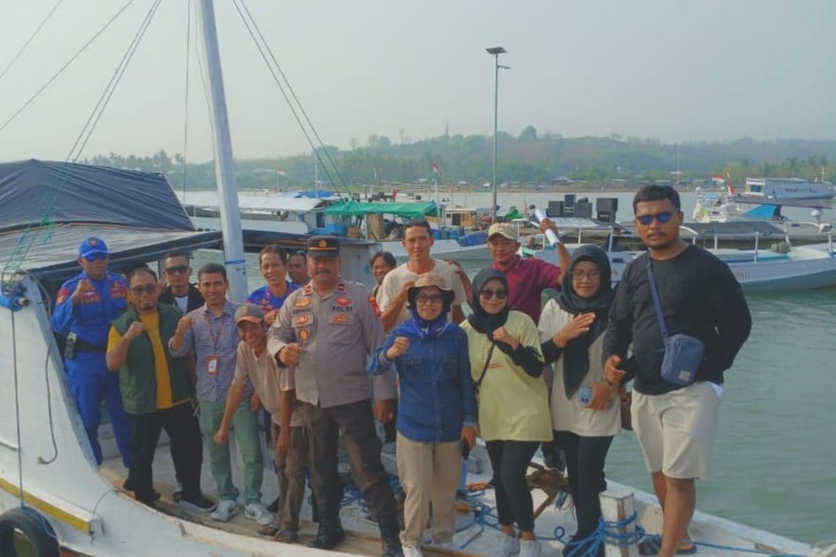 Distribusi Logistik Pilkada Pakai Perahu, KPU Sumbawa: Ombak Jadi Tantangan