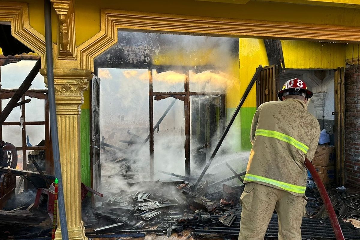 Rumah dan Toko di Trenggalek Hangus Terbakar, Kerugian Rp 185 Juta