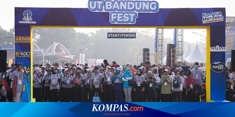 Ratusan Masyarakat Meriahkan Jalan Sehat UT Bandung Festival 2023