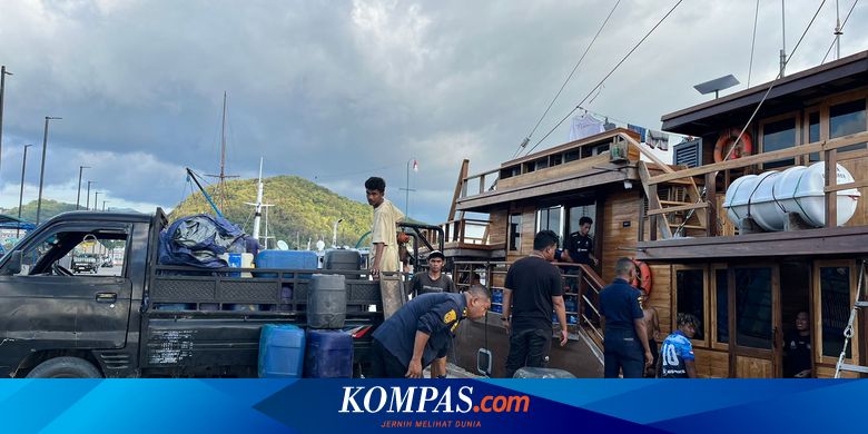 Pengisian BBM Kapal di Labuan Bajo Masih Pakai Jeriken, KSOP Awasi Tumpahan Minyak ke Laut