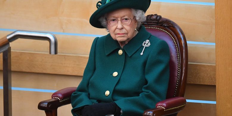 ‘God Save the Queen’: Messages Pour In After Elizabeth Catches Covid-19