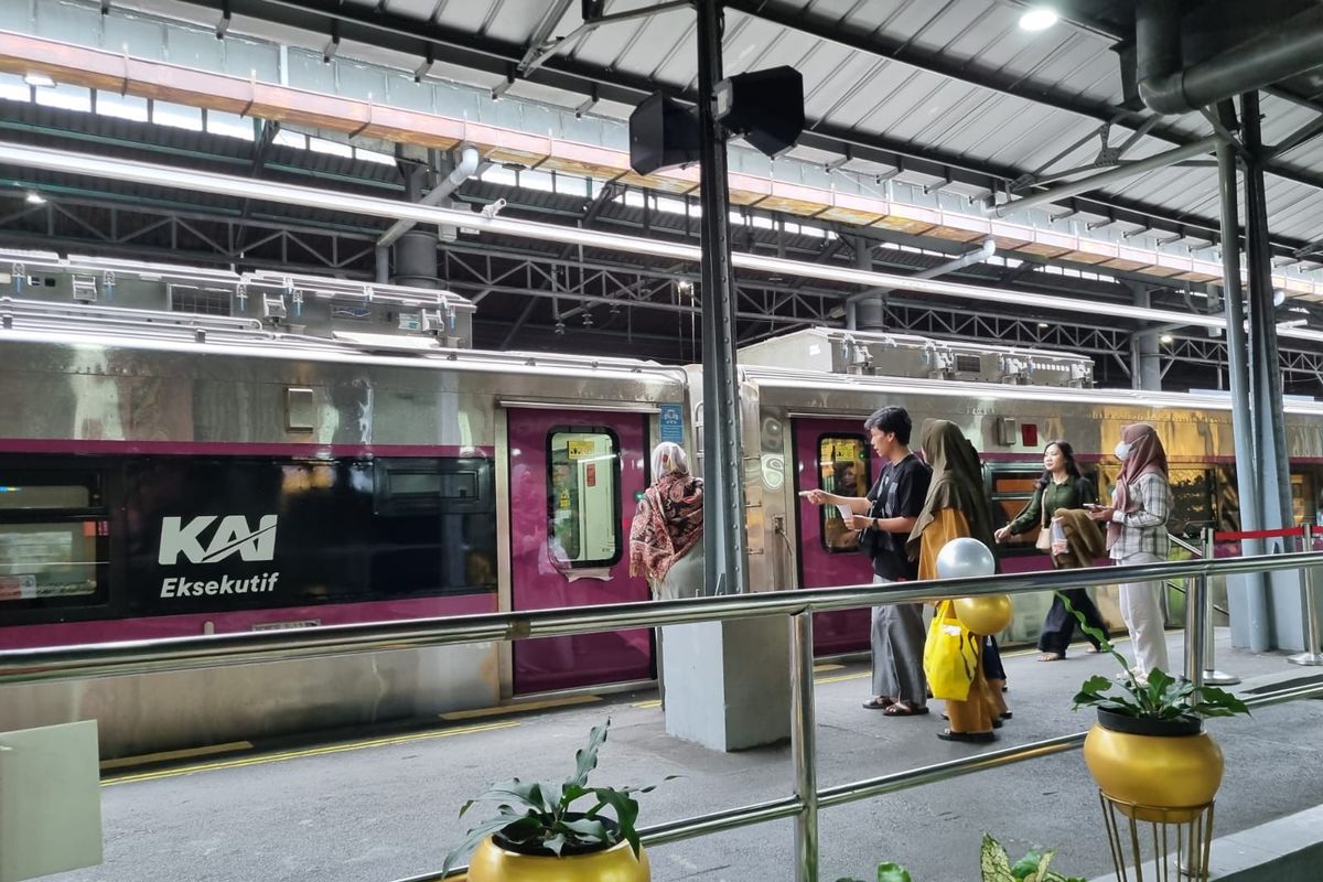 Cara Dapat Diskon Tarif Tiket Kereta Api 10 Persen untuk Civitas Academica dan Alumni Kampus