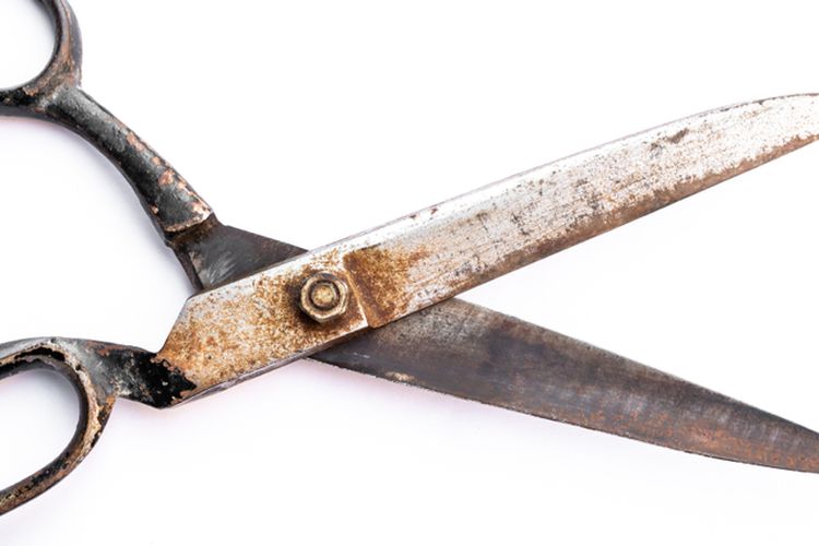 Cara Membersihkan Gunting yang Berkarat dan Lengket dengan Bahan Alami