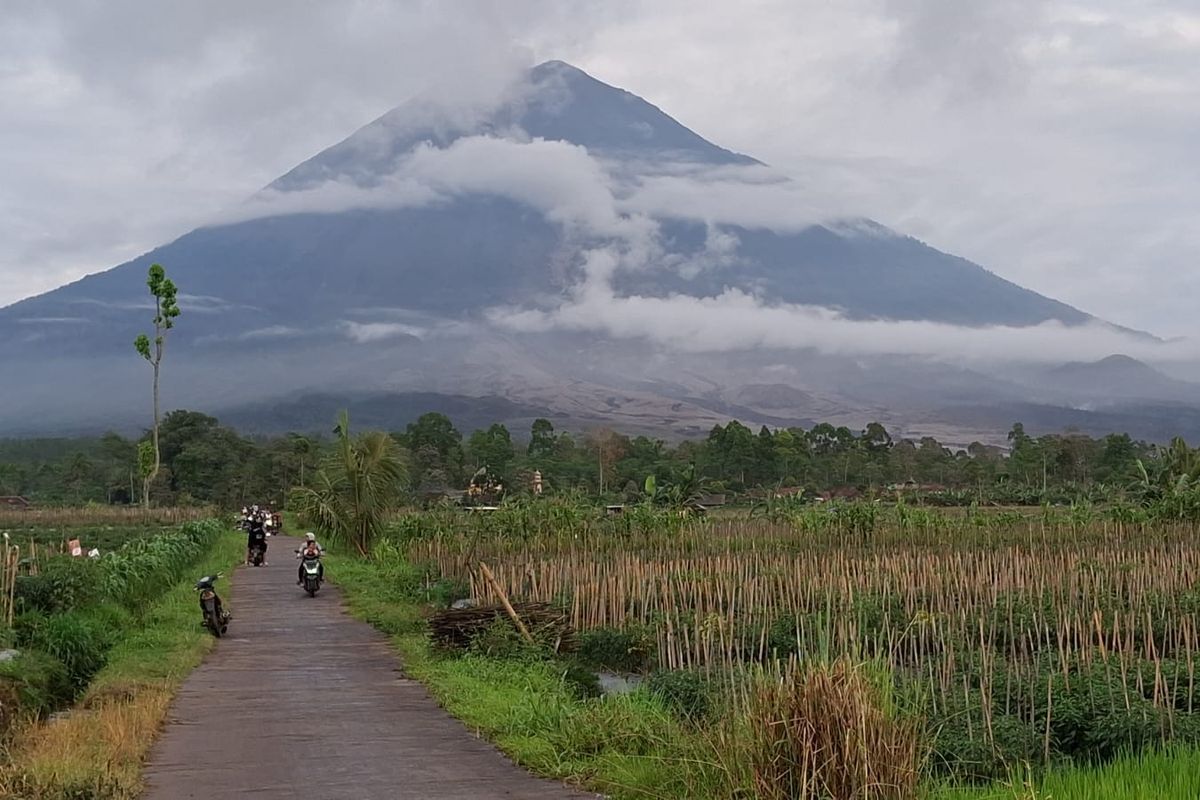 Di Mana Letak Gunung Semeru? Ini Penjelasannya