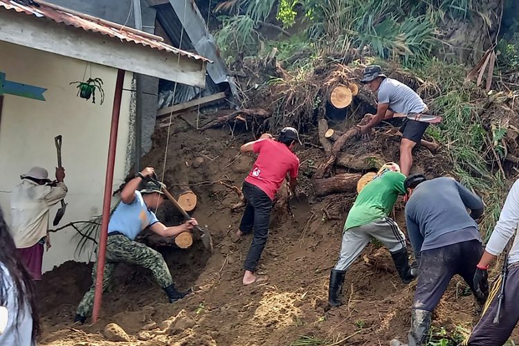 Hundreds of Aftershocks Shake Earthquake-Hit Northern Philippines