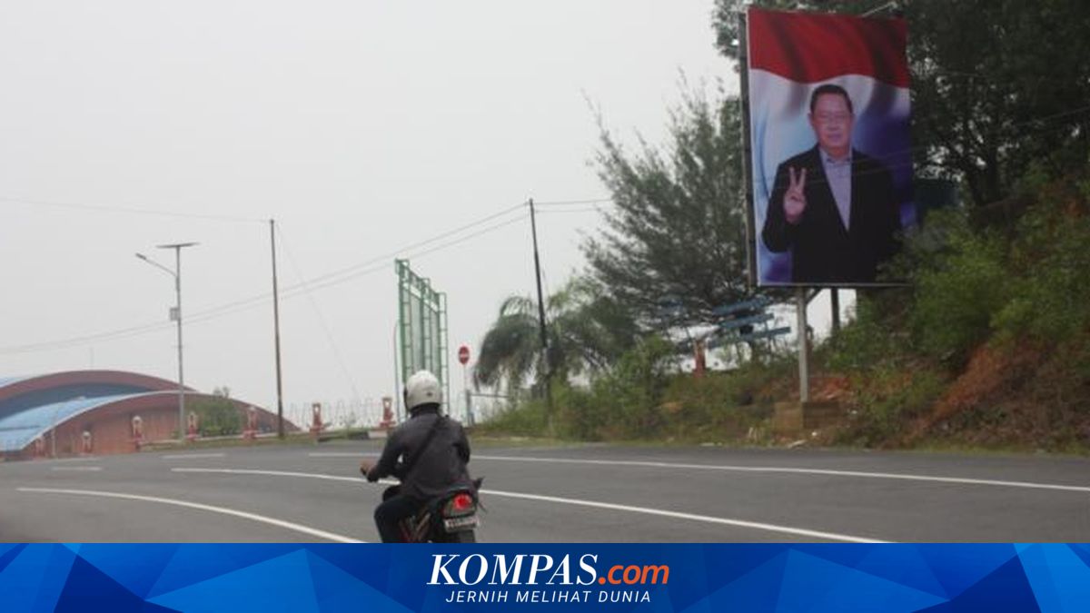 Dianggap Alat Peraga Kampanye, Baliho SBY Diturunkan Panwaslu Nunukan