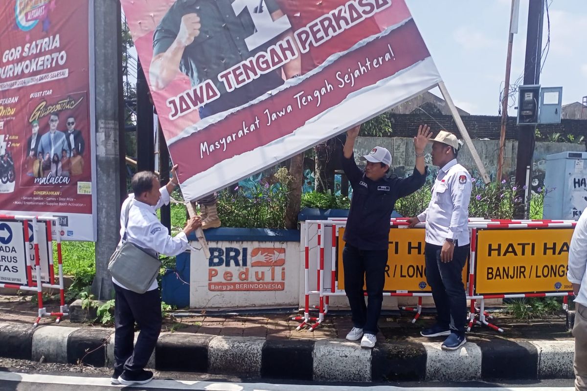 Masa Tenang Pilkada dan Proses Pembersihan Alat Peraga Kampanye...