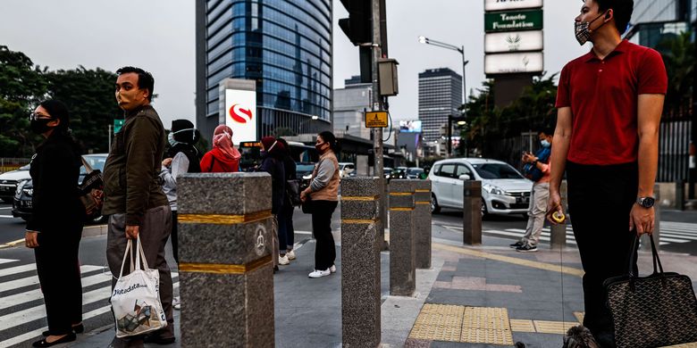 Jakarta Extends Partial Lockdown as Hospitals Feel Weight of Covid-19 ...