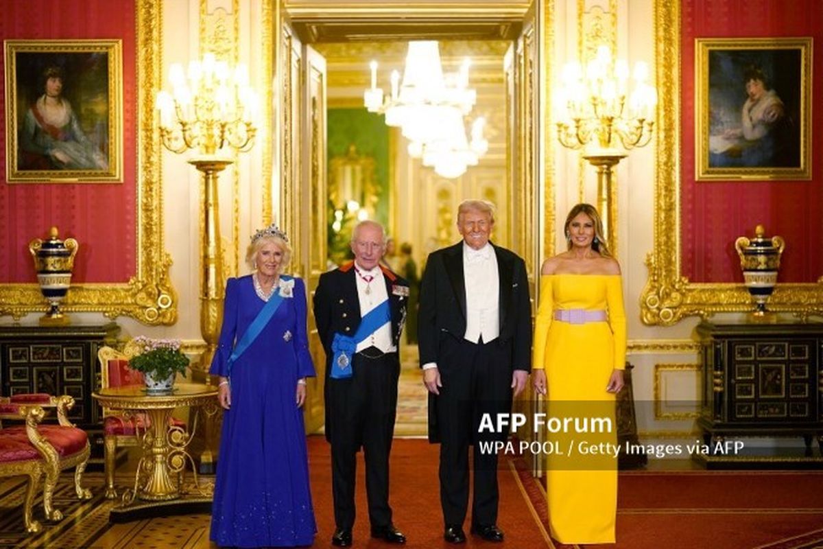 Topi Ungu hingga Gaun Kuning, Intip Gaya Melania Trump Saat Kunjungan ...