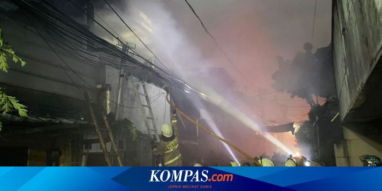 Diduga Korsleting, 4 Rumah Penduduk di Gambir Kebakaran