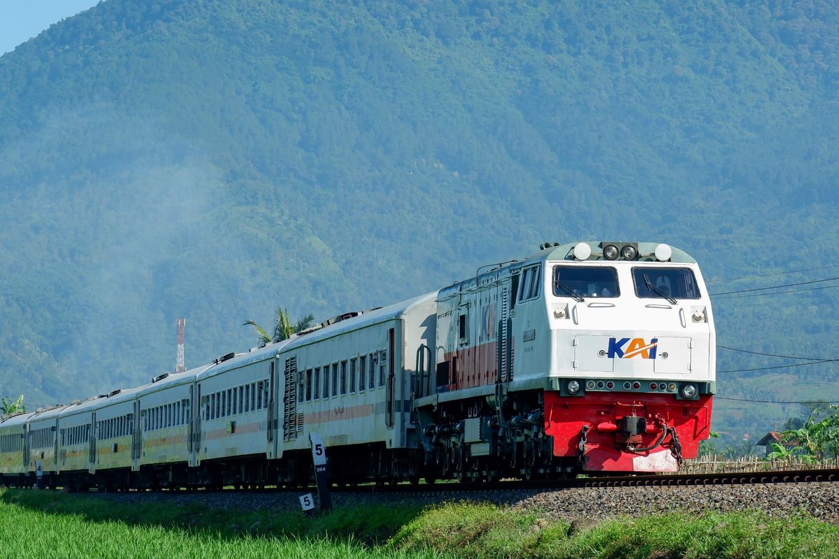 KA Blambangan Ekspress, Kereta Api dengan Rute Terpanjang di Indonesia