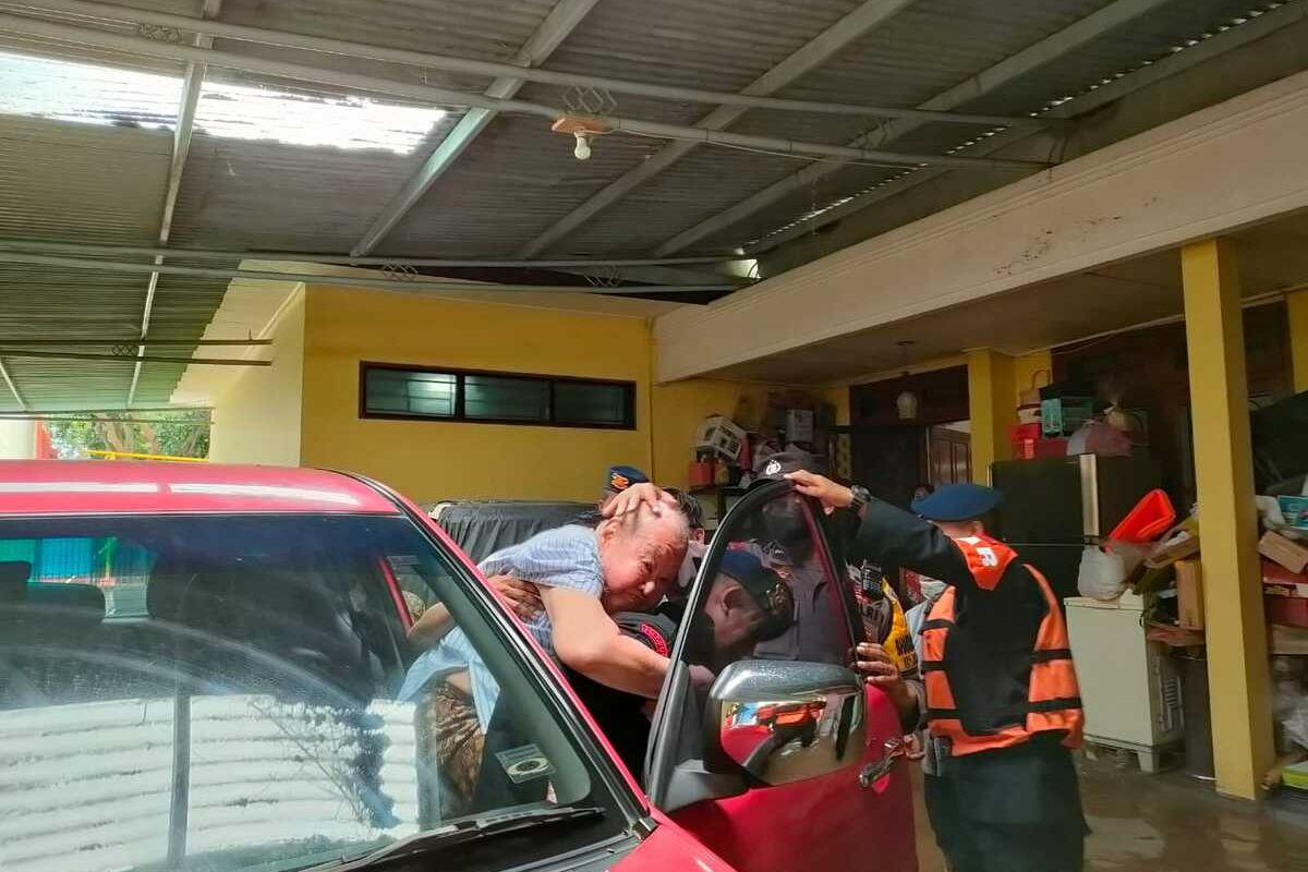 Perum Vila Marina Semarang Direndam Banjir, Puluhan Warga Dievakuasi ...