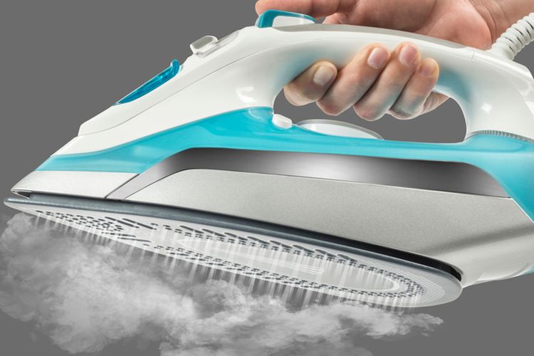 Setrika Uap Vs Steamer Baju, Mana yang Sebaiknya Dipilih?