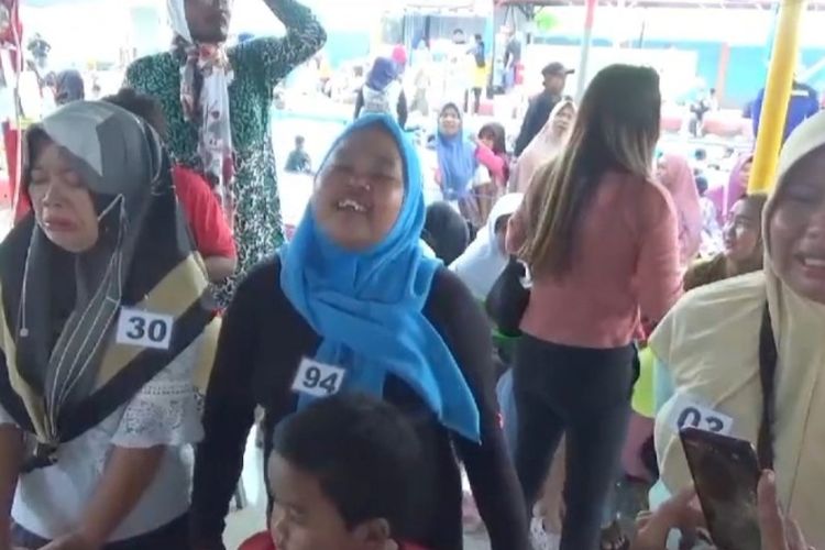 Uniknya Melihat Lomba Menangis Ibu-ibu di Tegal