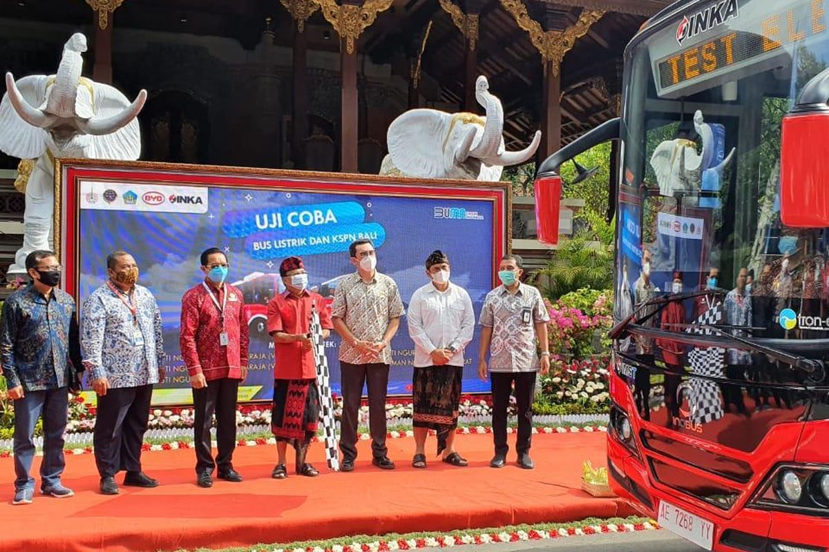 Bali Uji Coba Shuttle Bus Listrik ke Tempat Wisata