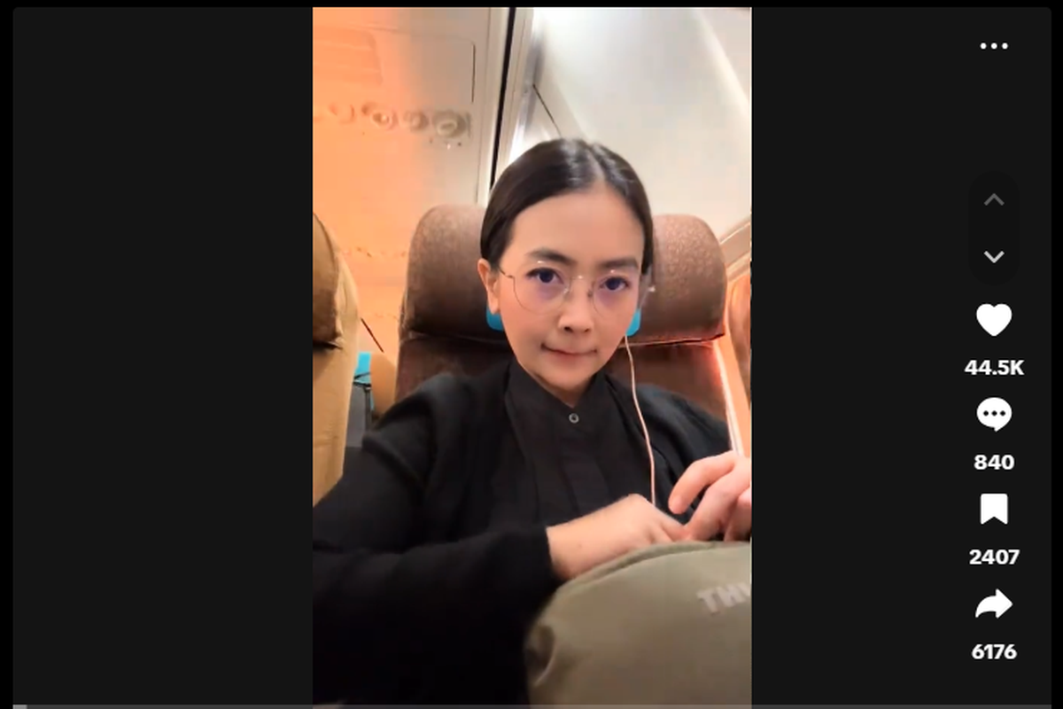 Viral Video Pesawat Garuda Indonesia Keluar Api Saat Terbang, Ini Kata Maskapai