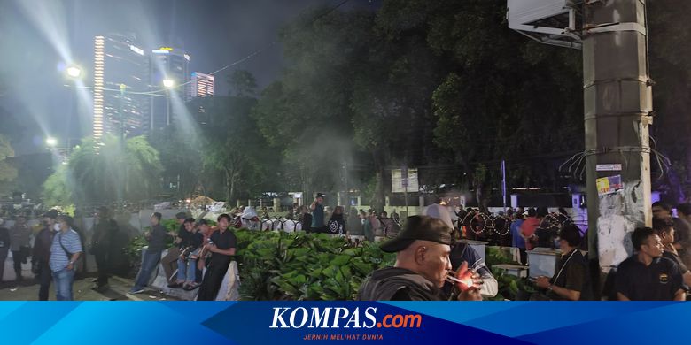 Kondisi Terkini Demo di KPU RI, Massa Berangsur-angsur Membubarkan Diri