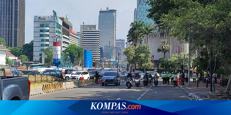 Demo yang Digelar Petani dan Buruh Selesai, Jalan Medan Merdeka Barat ...