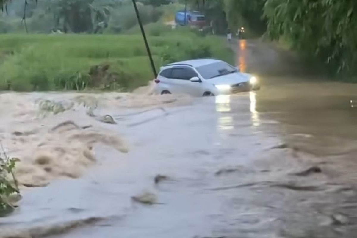 Kronologi Mobil Terseret Banjir di Bekasi, Berawal dari Pengemudi yang ...