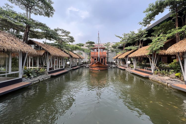 Lembur Kuring & Seafood Cimanggis, Restoran Sunda Legendaris di Bogor ...