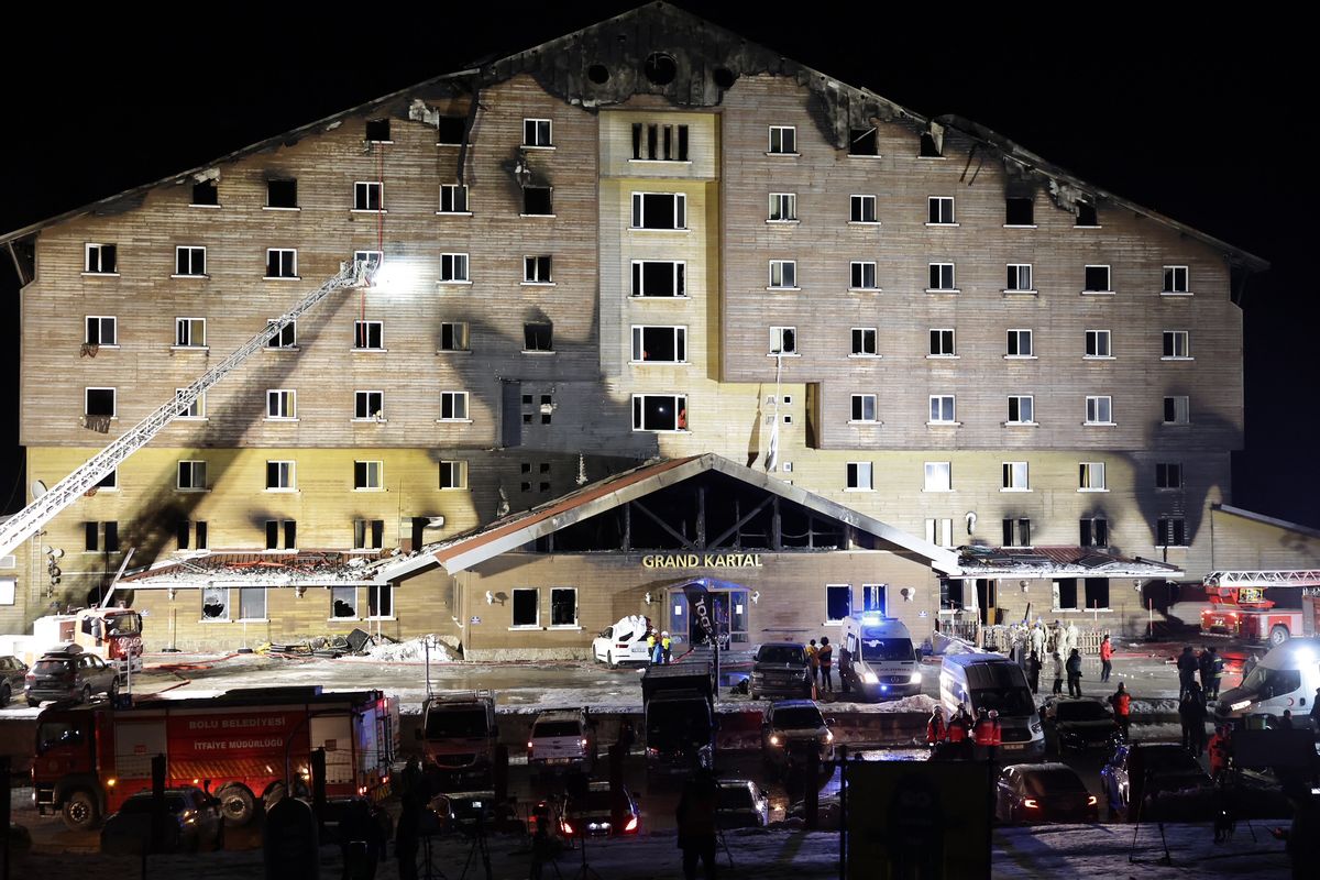 Kebakaran Hotel Mewah Turkiye Tewaskan 76 Orang, Bagaimana Awalnya Terjadi?
