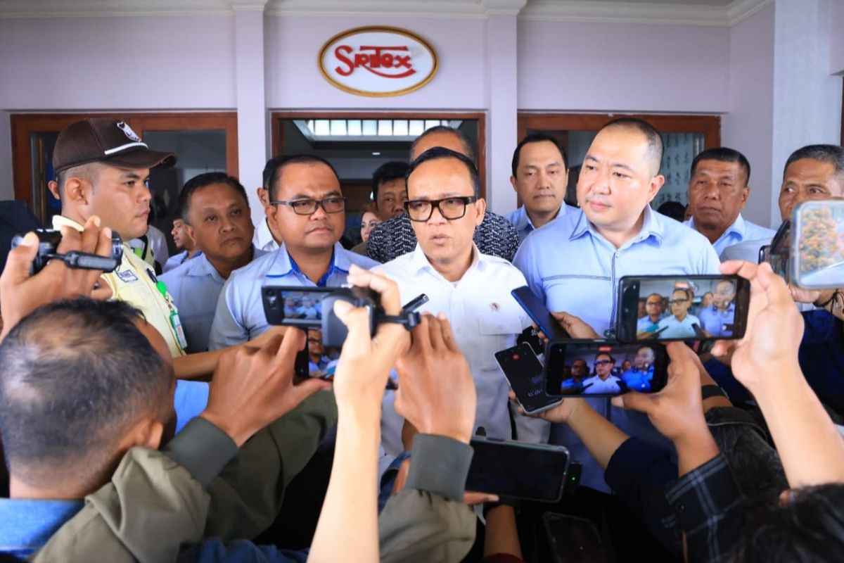 Wamenaker Enggan Beberkan Pertemuan dengan Presiden Terkait PHK Sritex