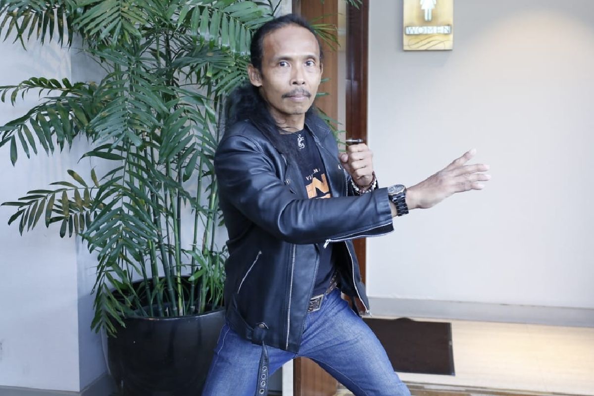 Yayan Ruhian Tampil di Serial Netflix, Who Is Erin Carter?