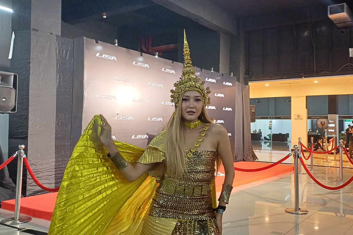 Suasana Jelang Fan Meetup Lisa BLACKPINK di BCIS, Ada yang Pakai Kostum ...