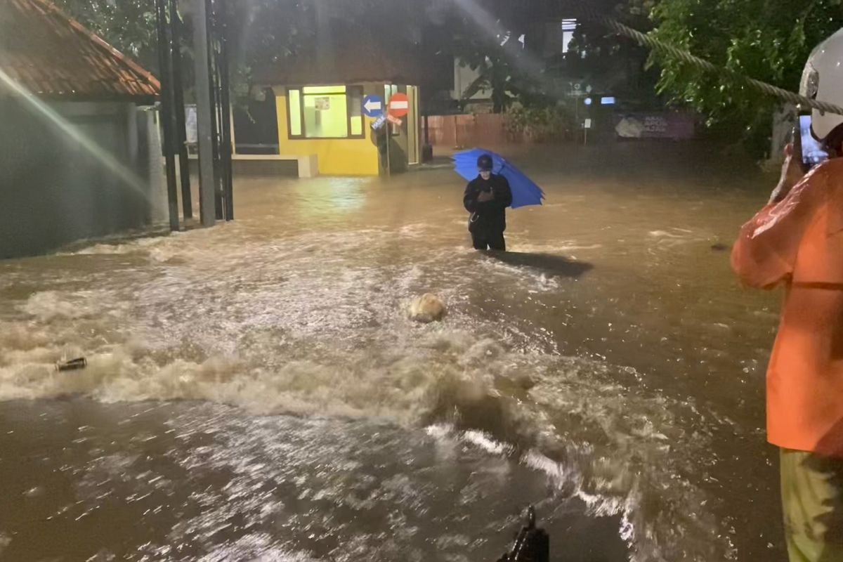 Info Titik Banjir Jakarta Hari Ini: 46 RT dan 5 Ruas Jalan Terendam
