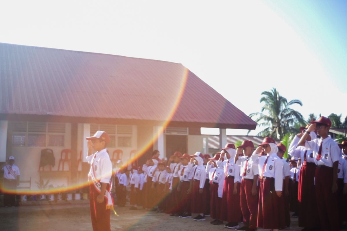 Panduan Upacara 17 Agustus 2025 HUT ke-80 RI dari Kemendikdasmen: ASN dan Siswa Pakai Wastra ...