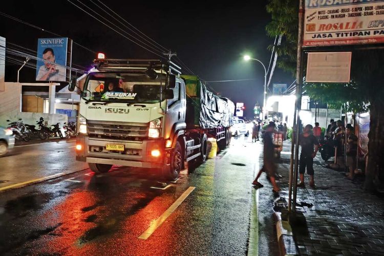 Pelajar Asal Jakarta Jatuh dari Motor dan Terlindas Truk Trailer di Kulon Progo, Meninggal di ...