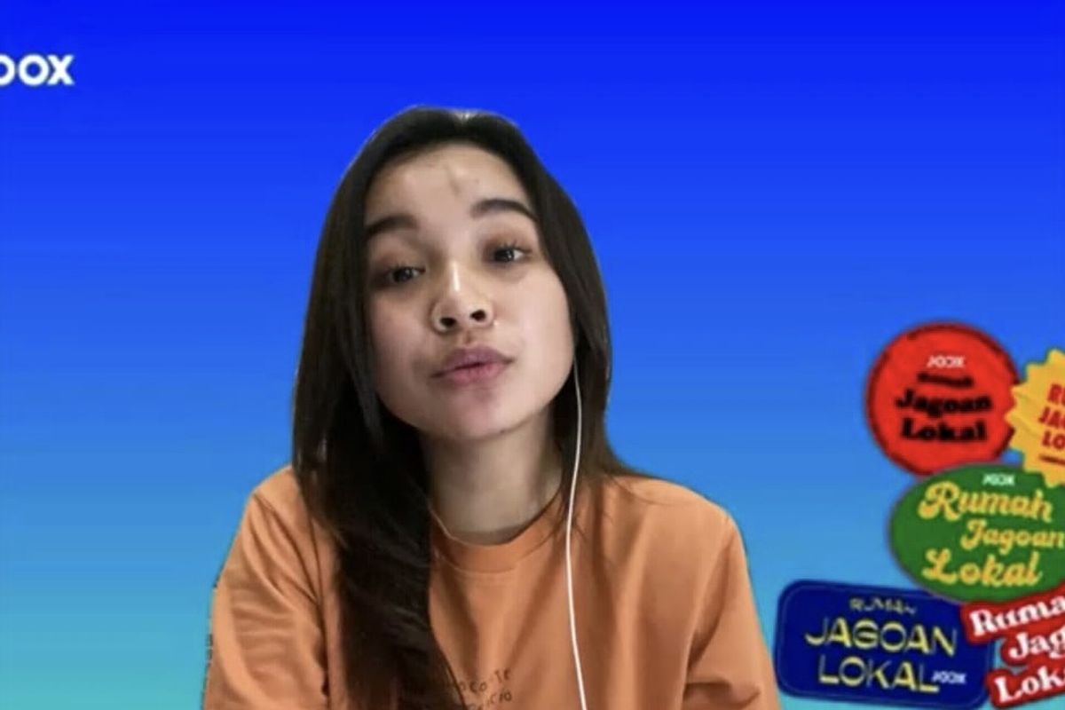 Lirik Lagu Hitam Bukan Putih - Tasya Rosmala