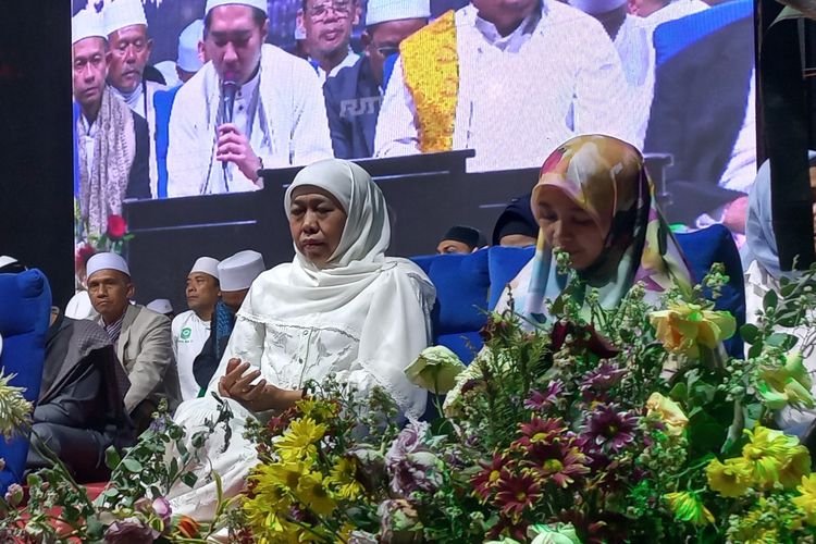 Foto : Elektabilitas di Atas 50 Persen, Khofifah Ucapkan Syukur dan ... Foto : Elektabilitas di Atas 50 Persen, Khofifah Ucapkan Syukur dan ...