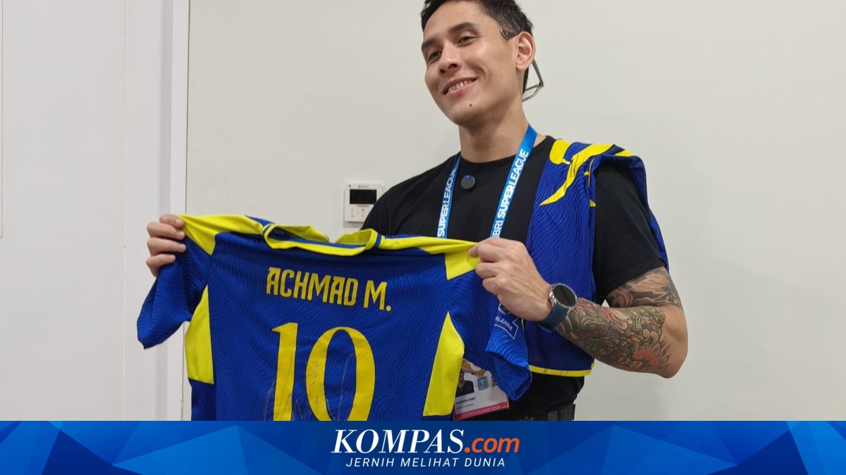 Membawa Misi Mulia, Ganindra Bimo Tak Sembarang Koleksi Jersey Lokal