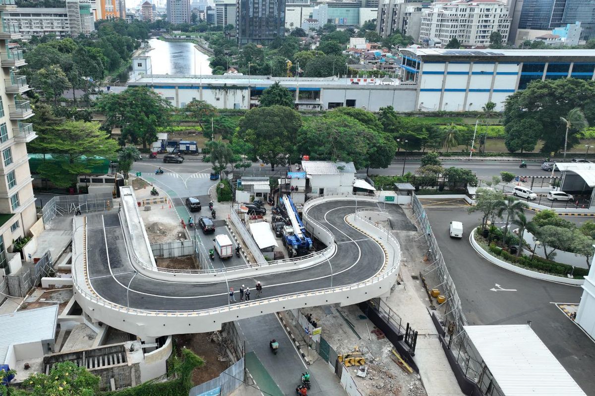 Flyover Penghubung Apartemen dan Hotel Shangri-La Tuntas Dibangun
