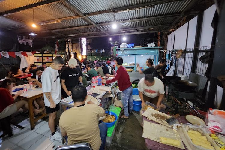 Foto : 8 Tempat Makan Hits di Jakarta 2022 yang Ramah di Kantong