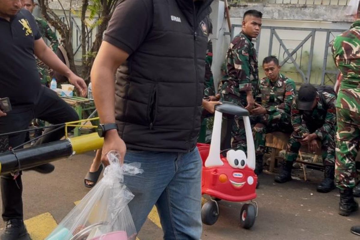 Barang Hasil Penjarahan dari Rumah Sri Mulyani, Ahmad Sahroni, dan Uya ...