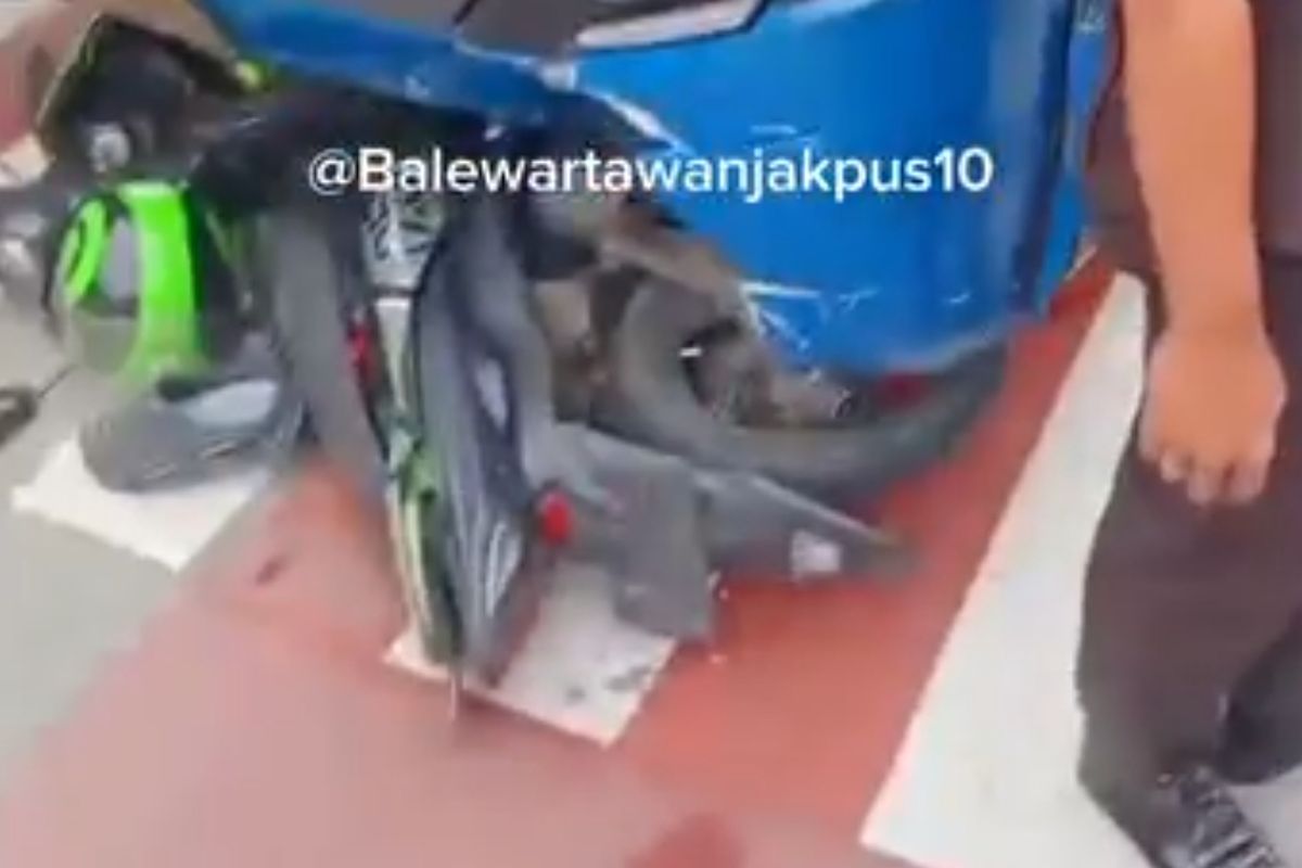 Kronologi Bus Transjakarta Tabrakan dengan Ojol di Sawah Besar